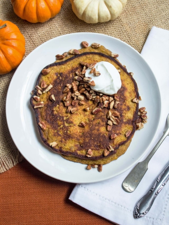 Fall Pancakes with Pumpkin Puree - fANNEtastic food