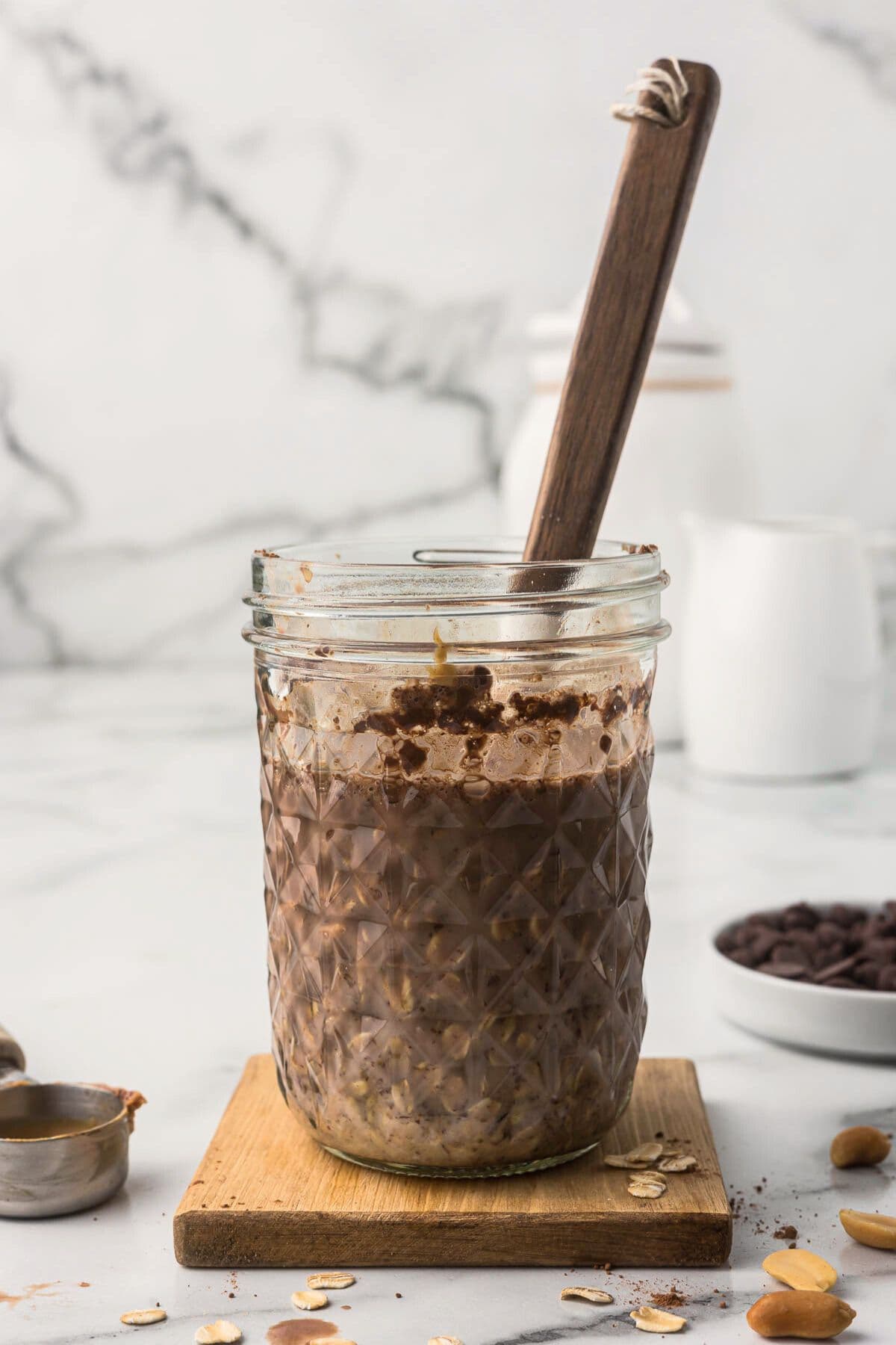 Chocolate Peanut Butter Banana Overnight Oats (5-Minute Prep) - fANNEtastic food