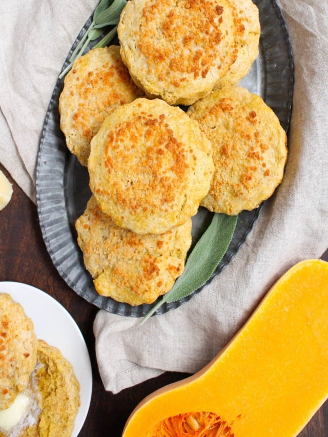 Fall Whole Wheat Buttermilk Biscuits - fANNEtastic food