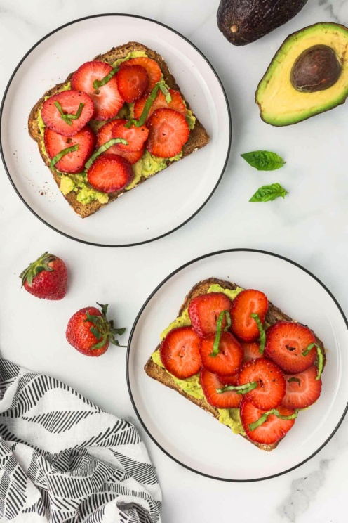 5-Minute Avocado Strawberry Toast with Balsamic Glaze - fANNEtastic food