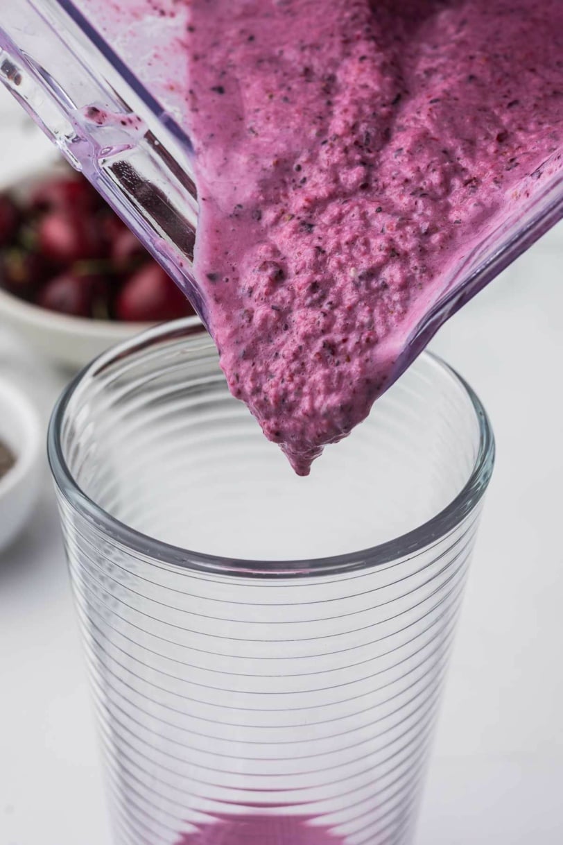 Creamy Berry Greek Yogurt Smoothie with Chia Seeds - fANNEtastic food