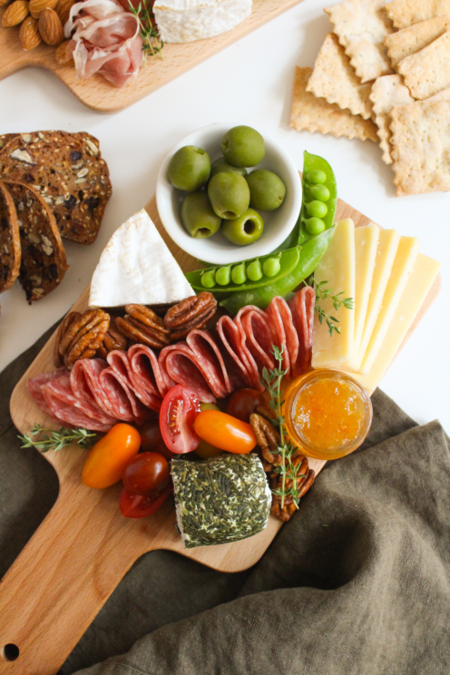 Simple Small Charcuterie Board - fANNEtastic food