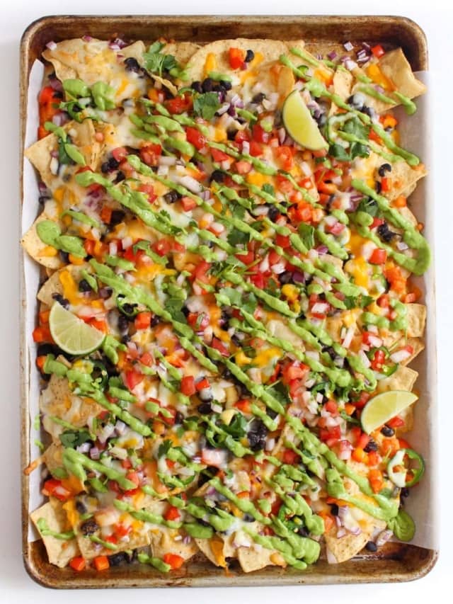 Loaded Veggie Nachos with Black Beans - fANNEtastic food