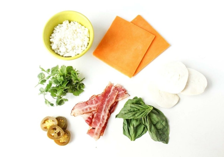 Caprese Egg and Tomato Sandwich (Quick & Healthy Breakfast ...