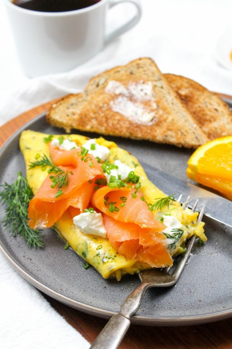 10-Minute Smoked Salmon Omelette with Creamy Goat Cheese - fANNEtastic food